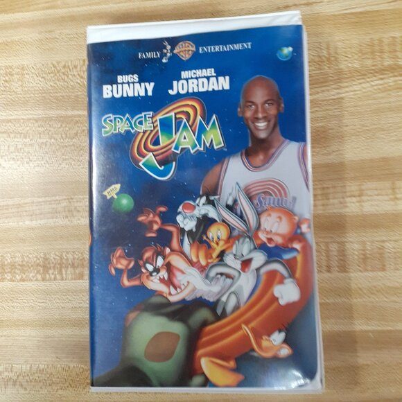 Disney | Media | Space Jam 996 Vhs Clamshell Michael Jordan Looney ...